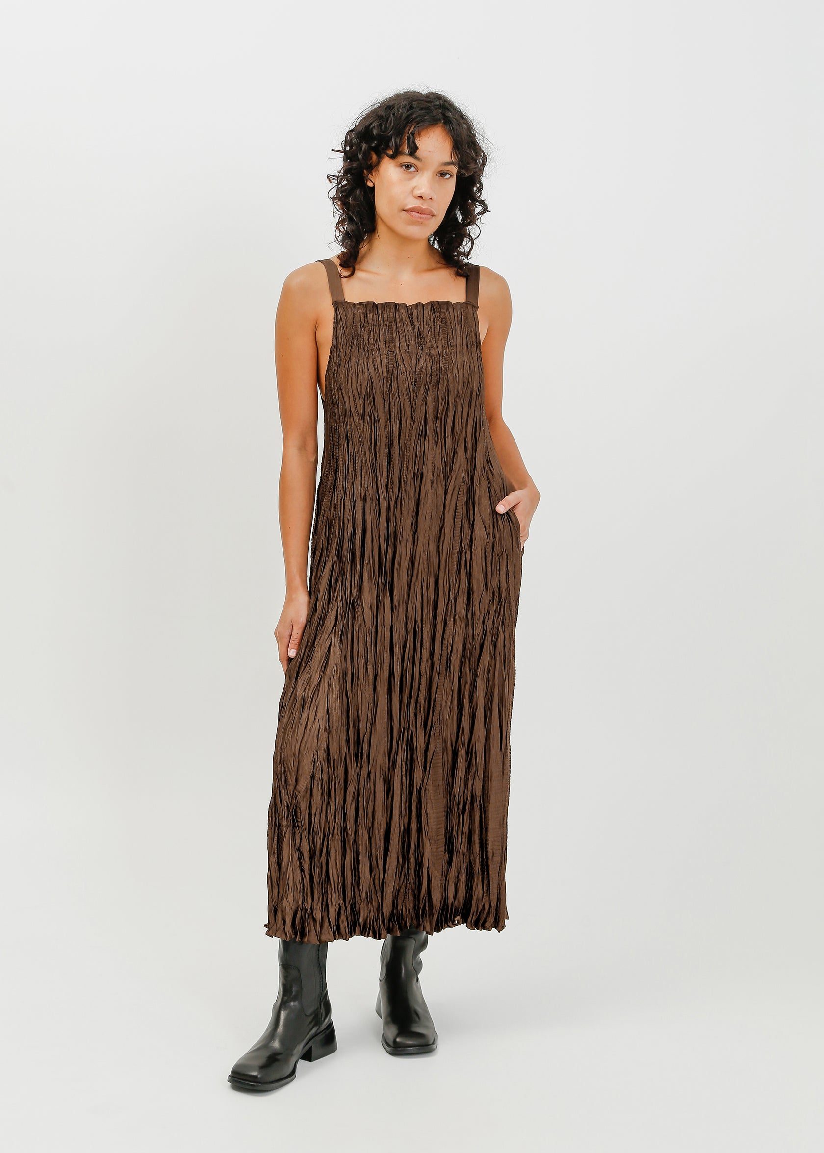 Harbor Pleat Pinafore / Espresso