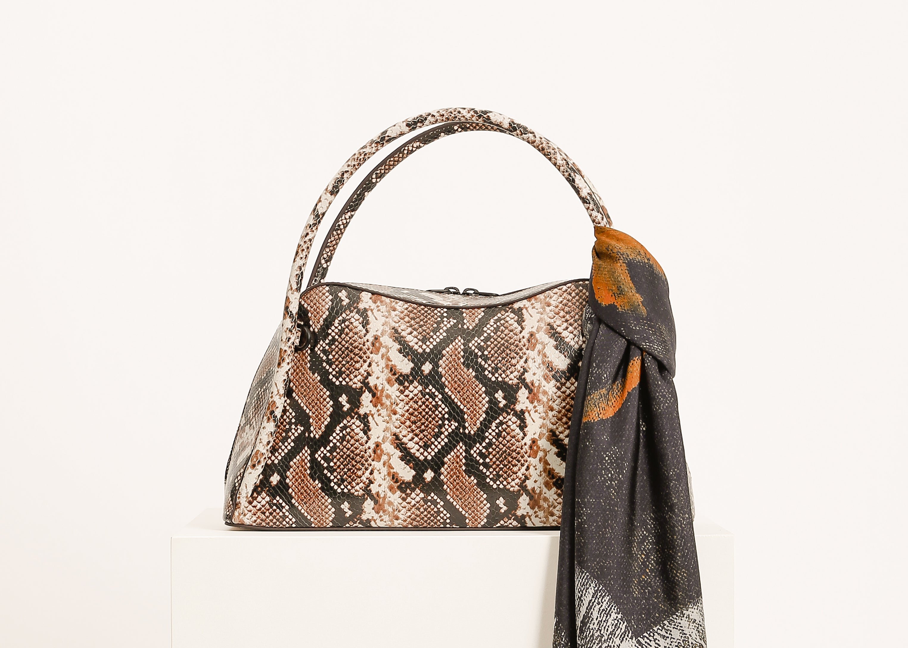 LOTTIE CONSALVO X ALPHA60 – Alpha60